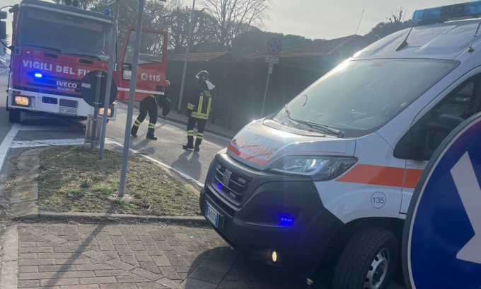 Buscate: Schianto tra un'auto e un furgone - Prima Milano Ovest Buscate: Schianto tra un'auto e un furgone - Prima Milano Ovest